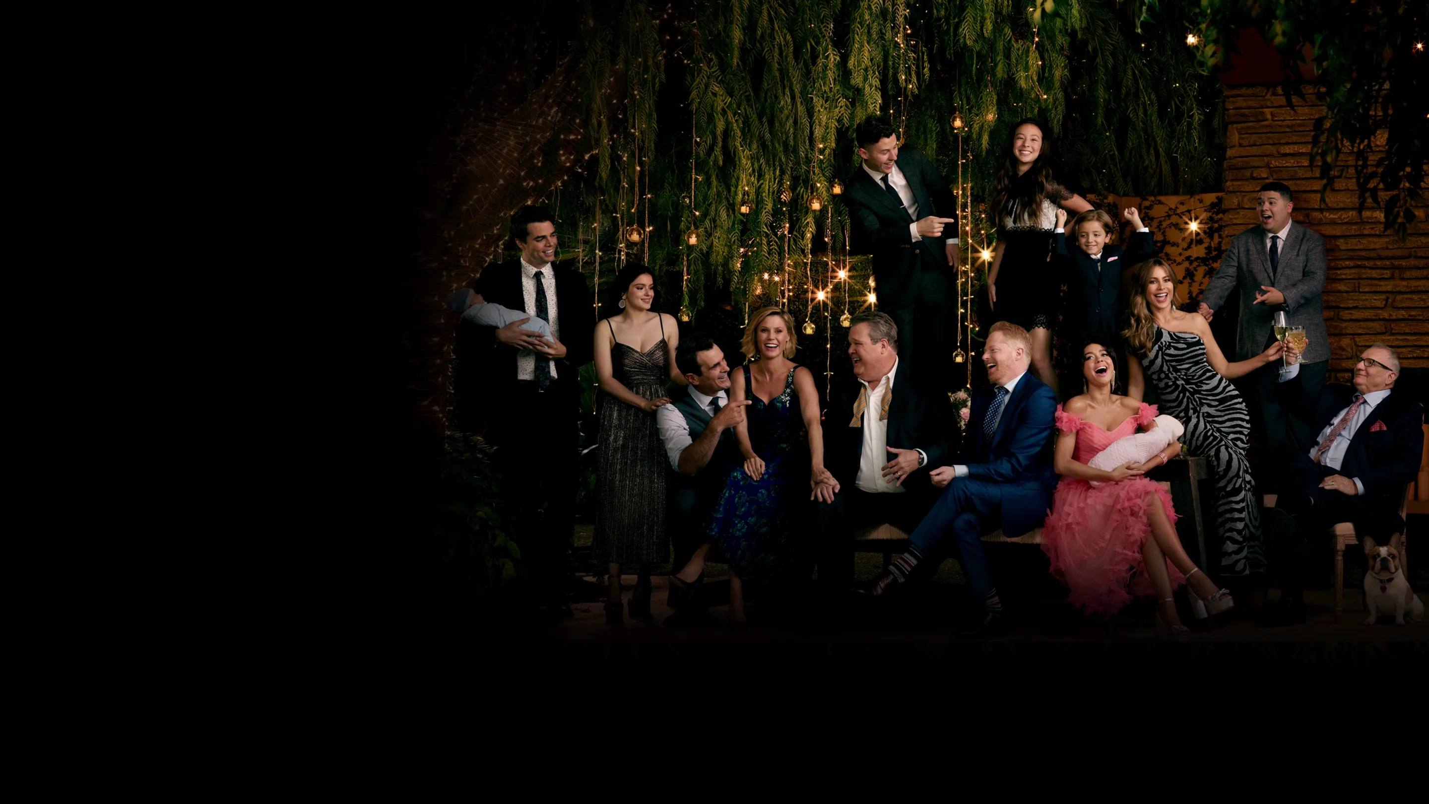 Watch Modern Family | Full episodes | Disney+