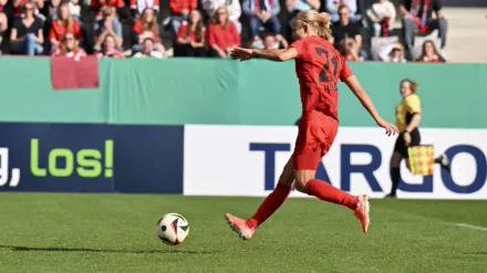 Watch UEFA WCL Highlights: Bayern München v Juventus | Disney+