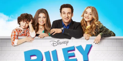Pusťte si: Riley ve velkém světě | Disney+